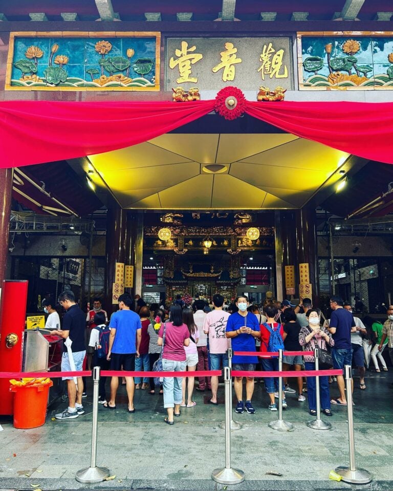 Kwan Im Thong Hood Cho Temple: Famous Buddhist Temple At Bugis