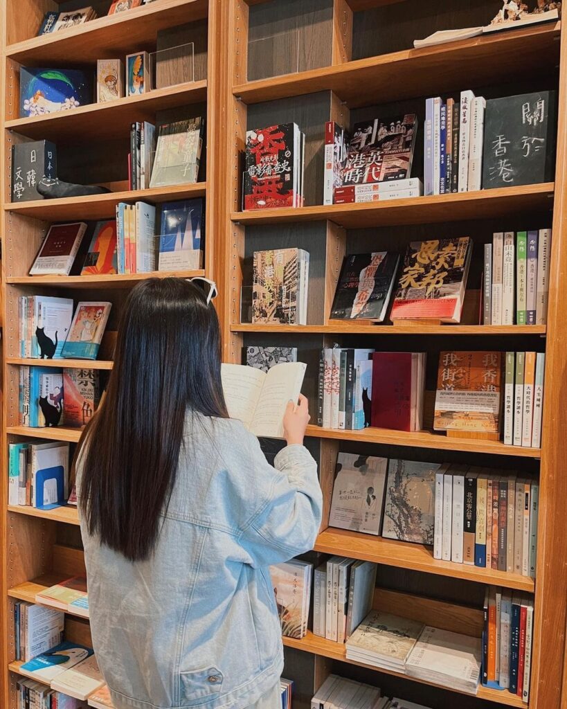 Grassroots Book Room: Quiet Bookshop Cafe Near Outram Park