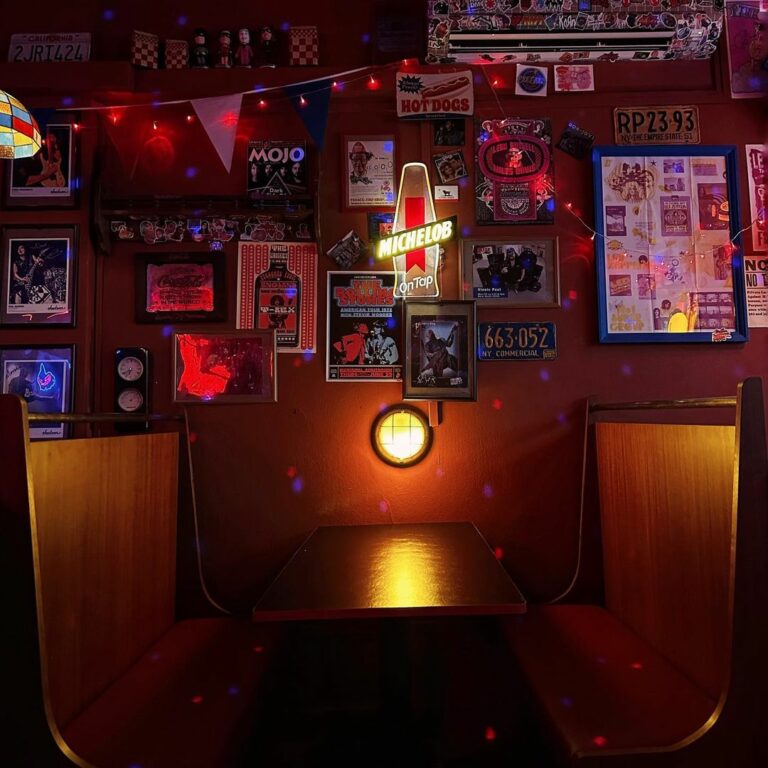 17 Best Bars In Singapore Open Till Late Night