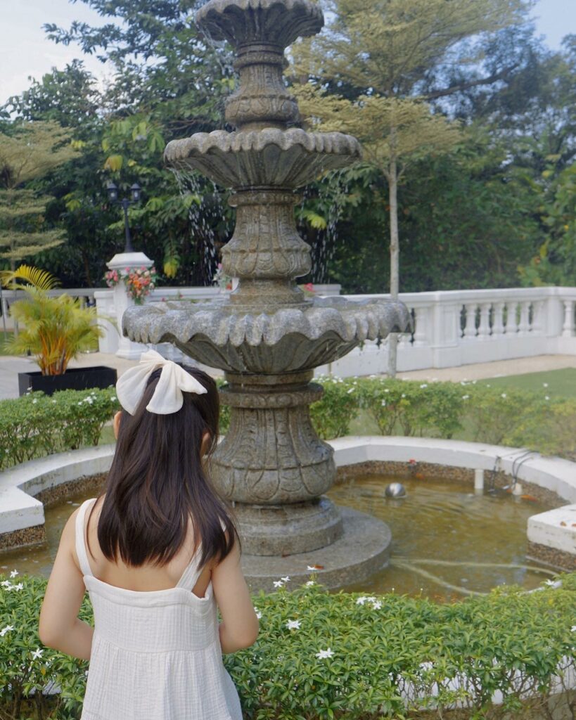 The Alkaff Mansion Has A Garden Cafe & Spanish Restaurants