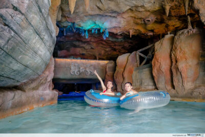 Adventure Cove Waterpark Guide: Cabanas & Water Slides [2024]