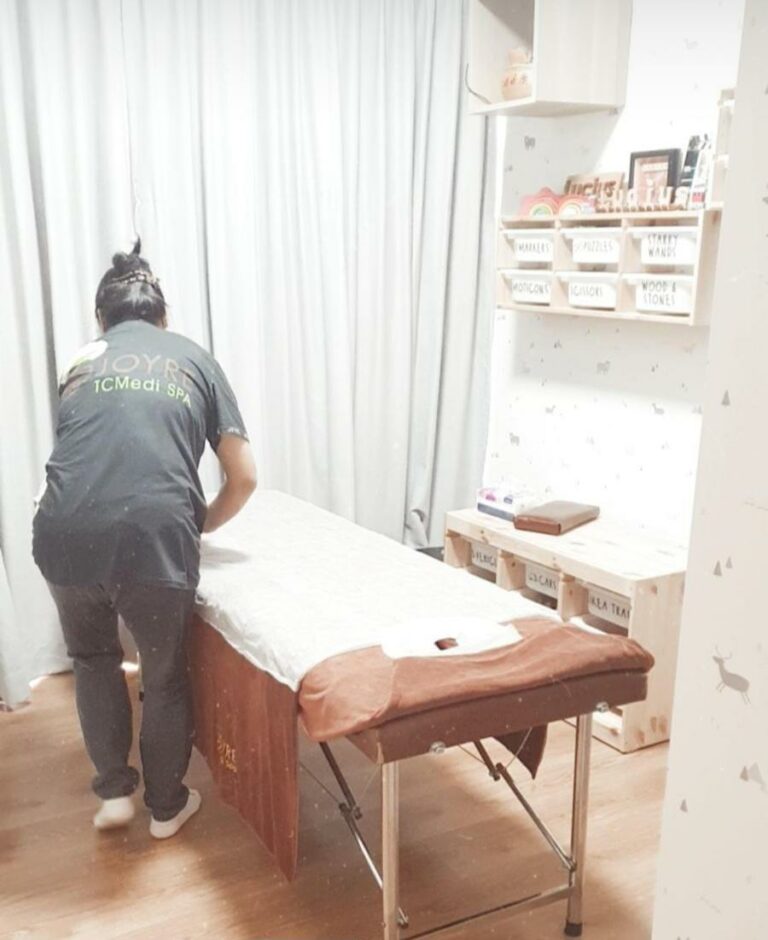 9 Home Massage Services In SG With Beds, Oils & Scrubs