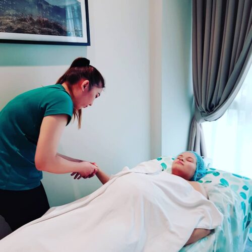 9 Home Massage Services In SG With Beds, Oils & Scrubs