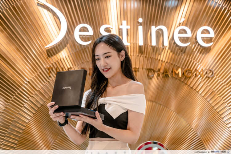 Lee Hwa Jewellery's Revamped ION Boutique Has Storewide Offers