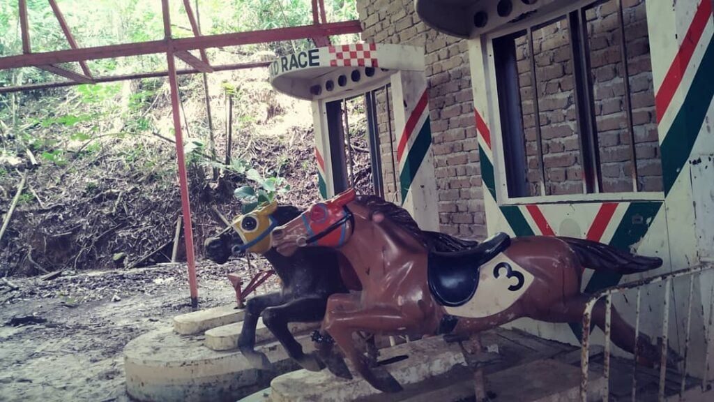 Mimaland - Malaysia’s First Theme Park Abandoned For 30 Years