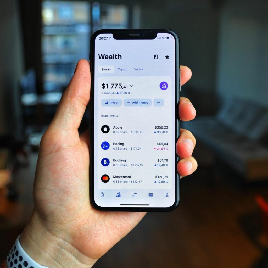 9 Travel E-Wallets To Make Payment With Just Your Phone (2025)
