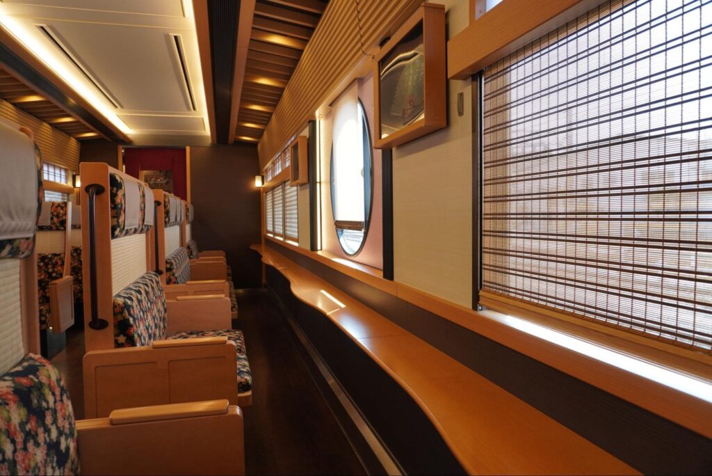 10 Best Scenic Train Rides In Japan