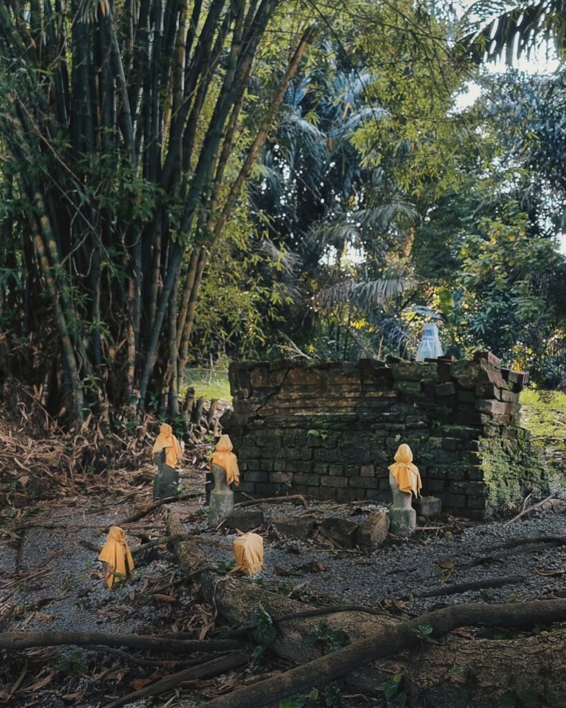 Marang Cemetery: Abandoned Cemetery At Mount Faber