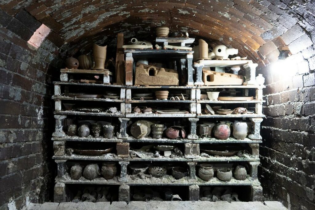 Thow Kwang Pottery Jungle - Last Operating Dragon Kiln In SG