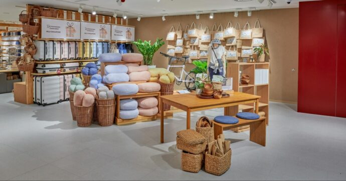 Guide To Parkway Parade Shopping Centre [2024]