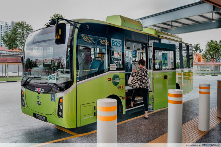 Bus 825 - SG's Public Minibus With 24 Seats & 1 Door