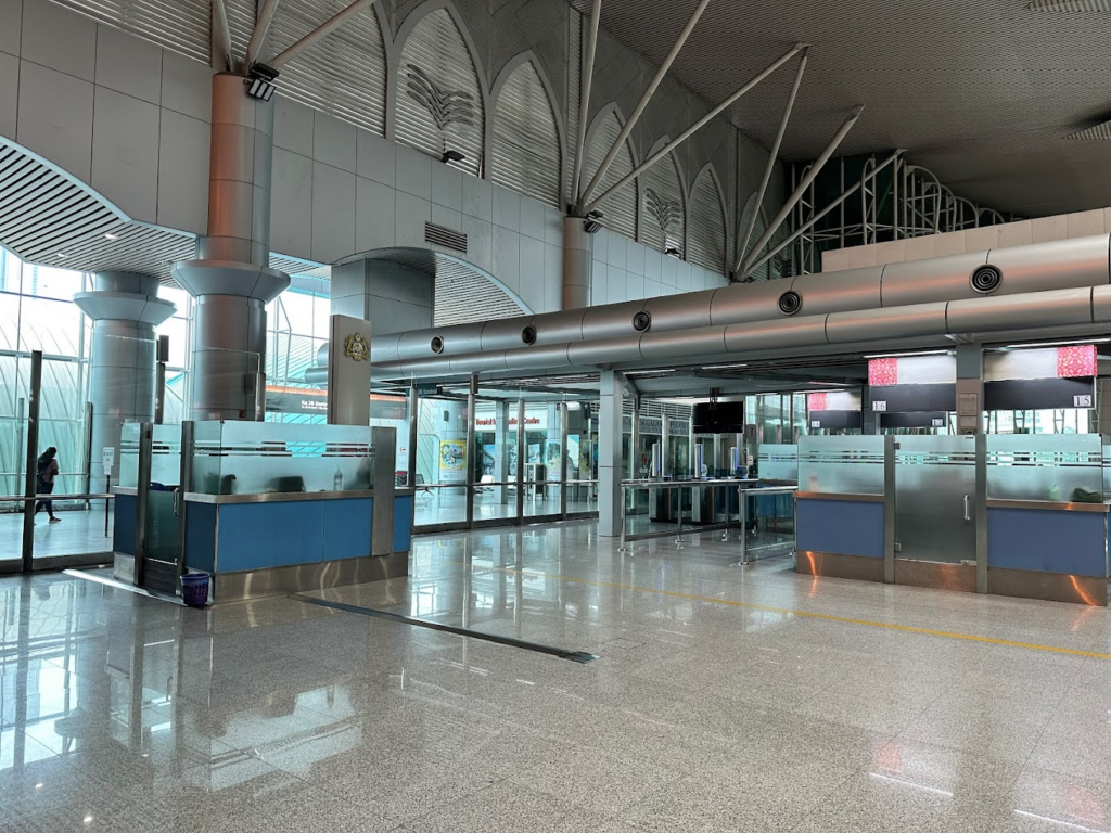 9 Popular Travel Destinations With E-Gates For Singaporeans