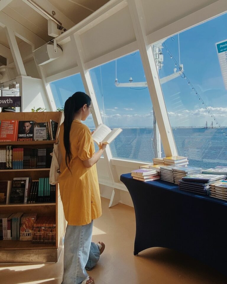 Doulos Hope: "Floating" Bookfair & Cafe At VivoCity