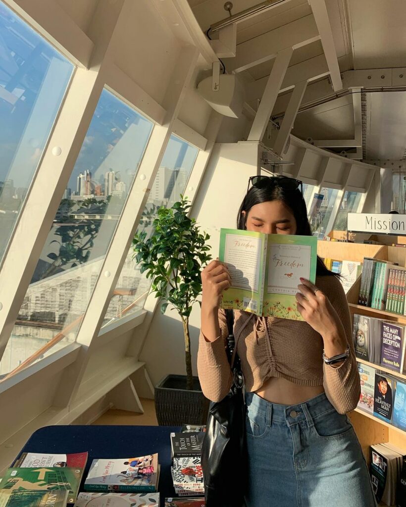 Doulos Hope: "Floating" Bookfair & Cafe At VivoCity