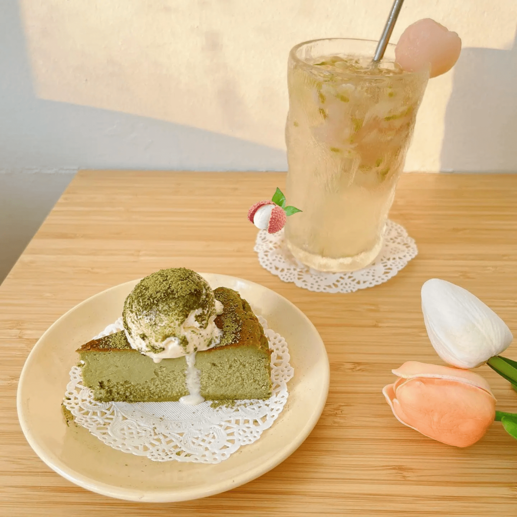 Dog Cafes & Cat Cafes In JB To Visit [2024]