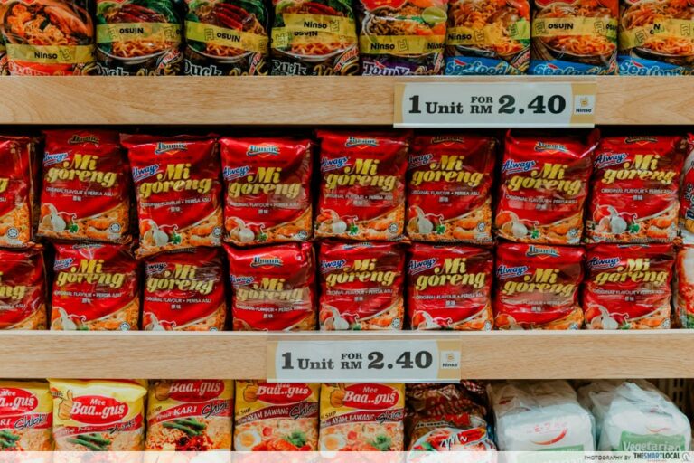 Ninso Nusa Bestari: 2-Storey Dollar Store In JB