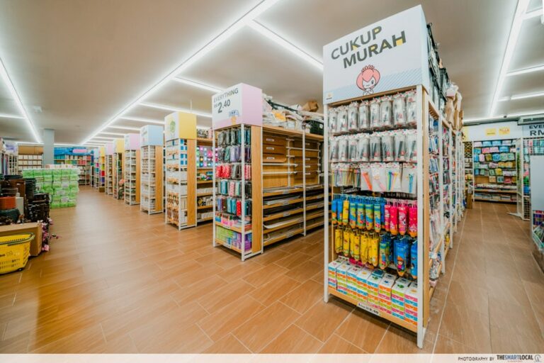 Ninso Nusa Bestari: 2-Storey Dollar Store In JB