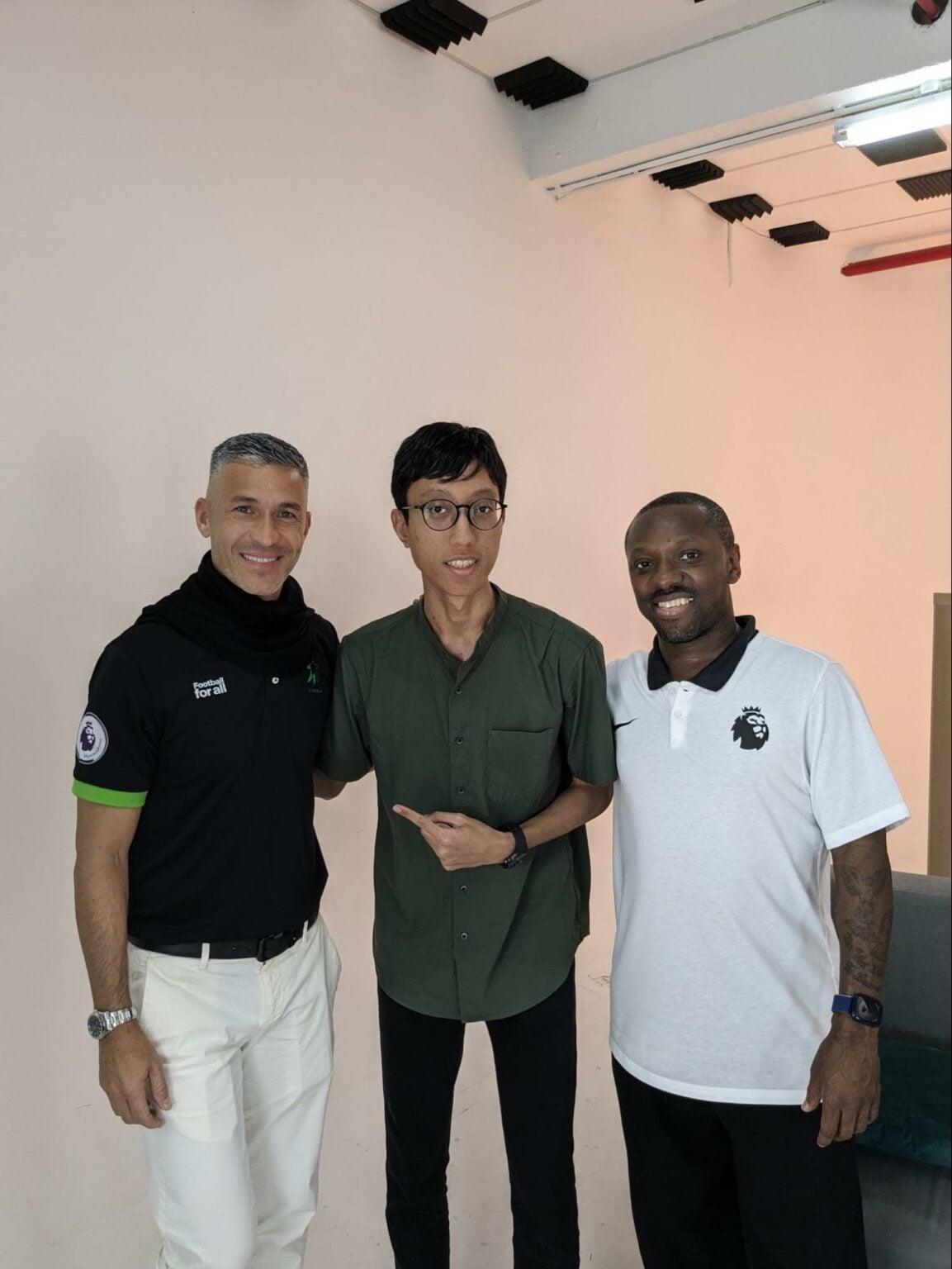 Struggles & Perks Of Being A Tall Guy In Singapore