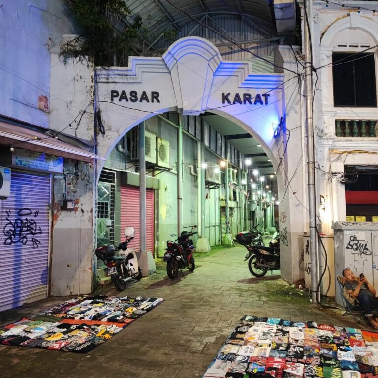 10 Night Markets In JB For Cheap Food & Clothes (2024)