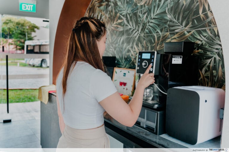 The Bus Collective - Repurposed Bus Hotel In Changi Village