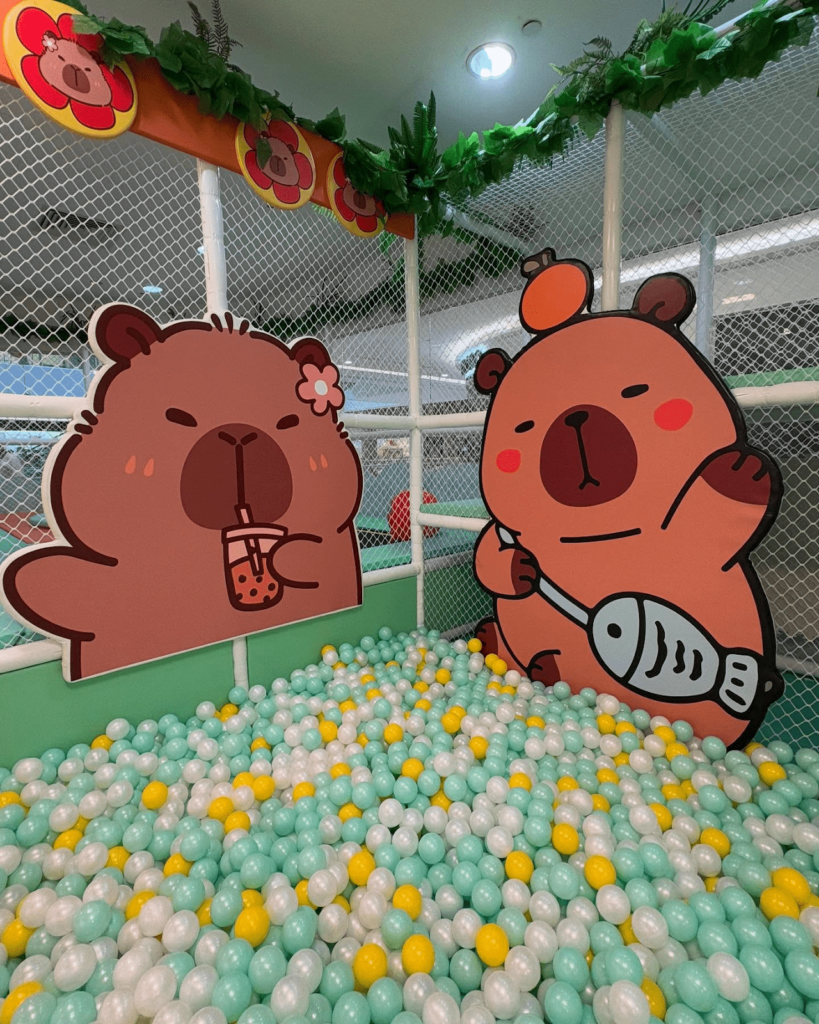 Capybara Creek: Capybara-Themed Playground With LED Slide