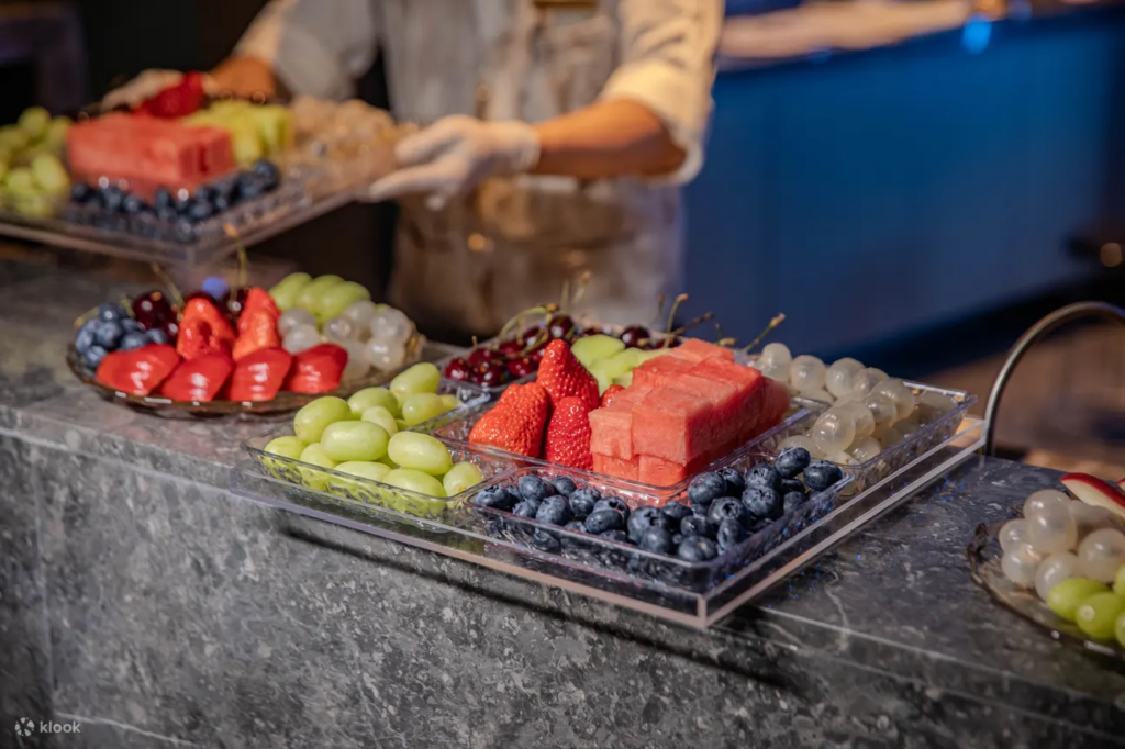 10 Craziest Spas In China - Seafood Buffets & Gaming Lounges