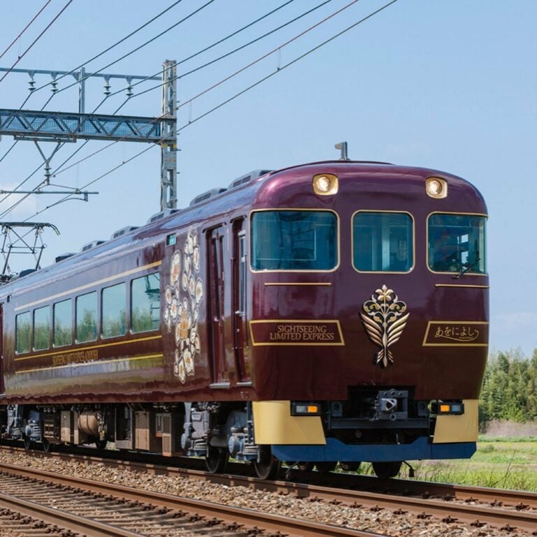 Guide To Aoniyoshi Sightseeing Express Train In Japan (2025)