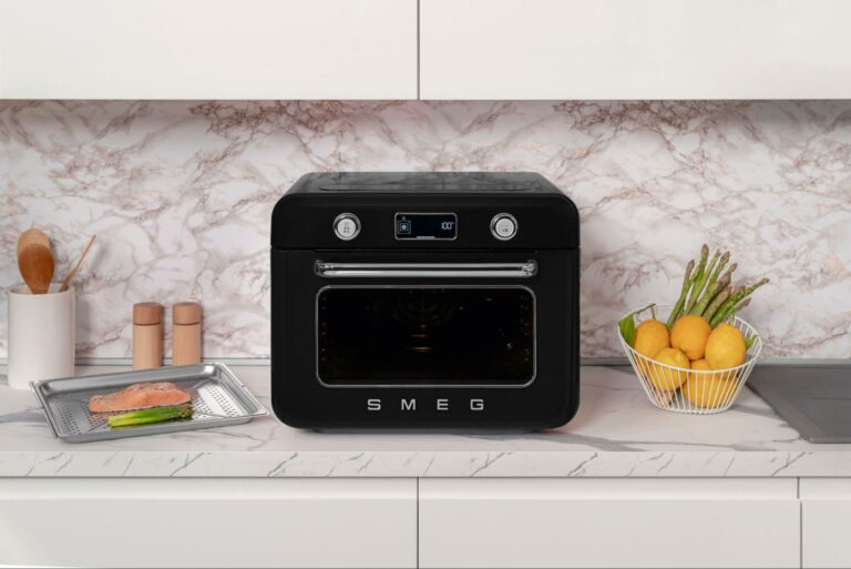 SMEG Launches New 10-In-1 Countertop Combi Steam Oven