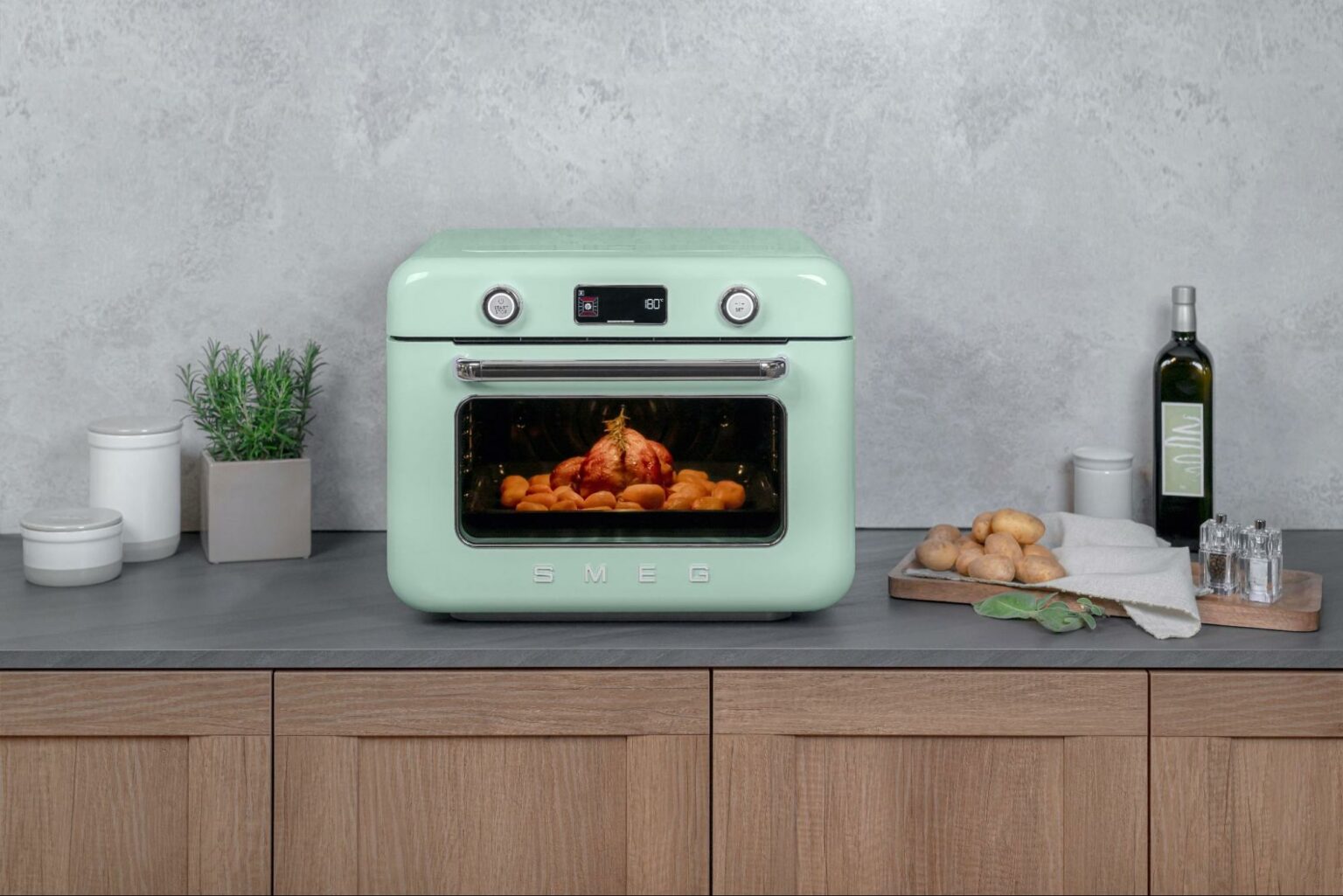 SMEG Launches New 10-In-1 Countertop Combi Steam Oven