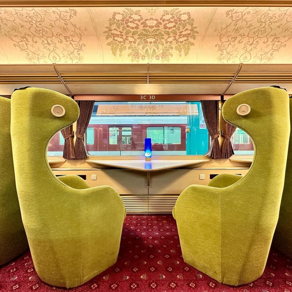 Guide To Aoniyoshi Sightseeing Express Train In Japan (2025)