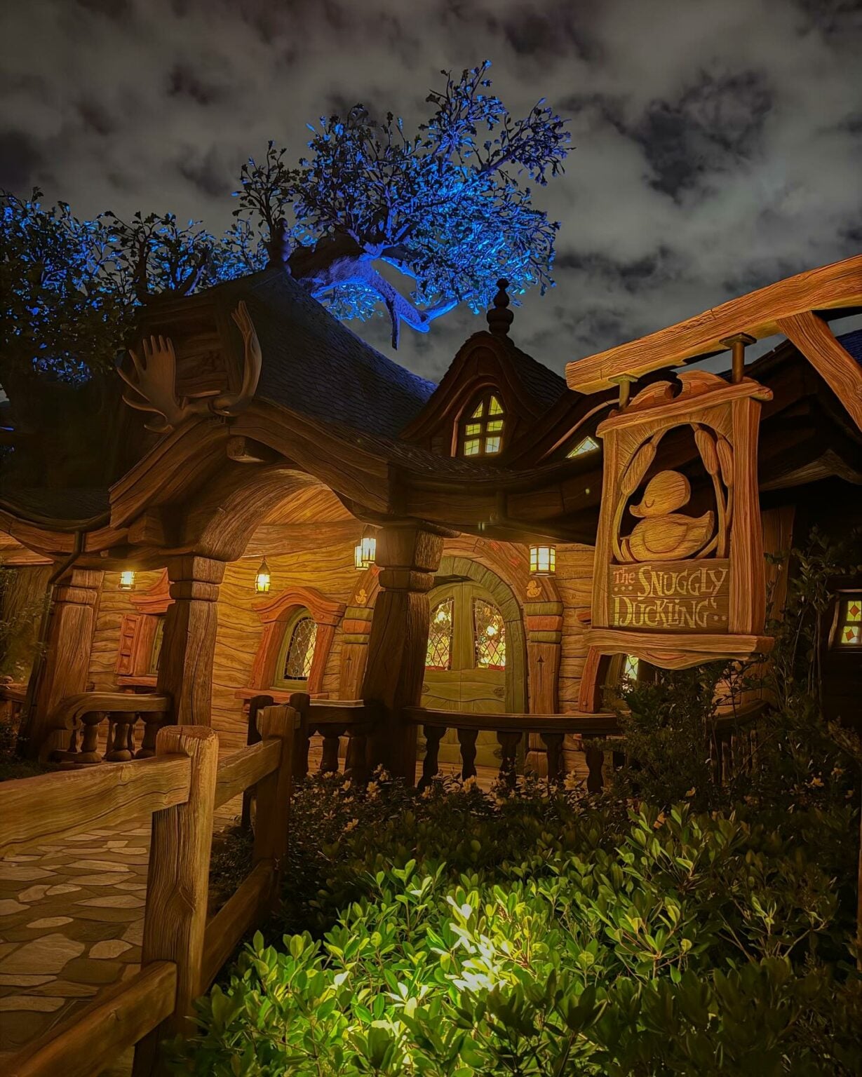 Tokyo DisneySea Guide 2025: 8 Tips To Beat The Crowds