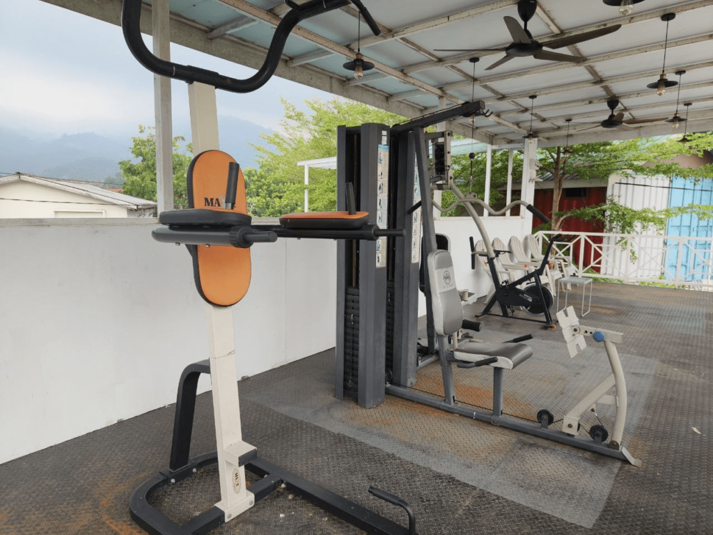 Twin Jets Resort In Malaysia: Pool Table, B-Ball Court & More