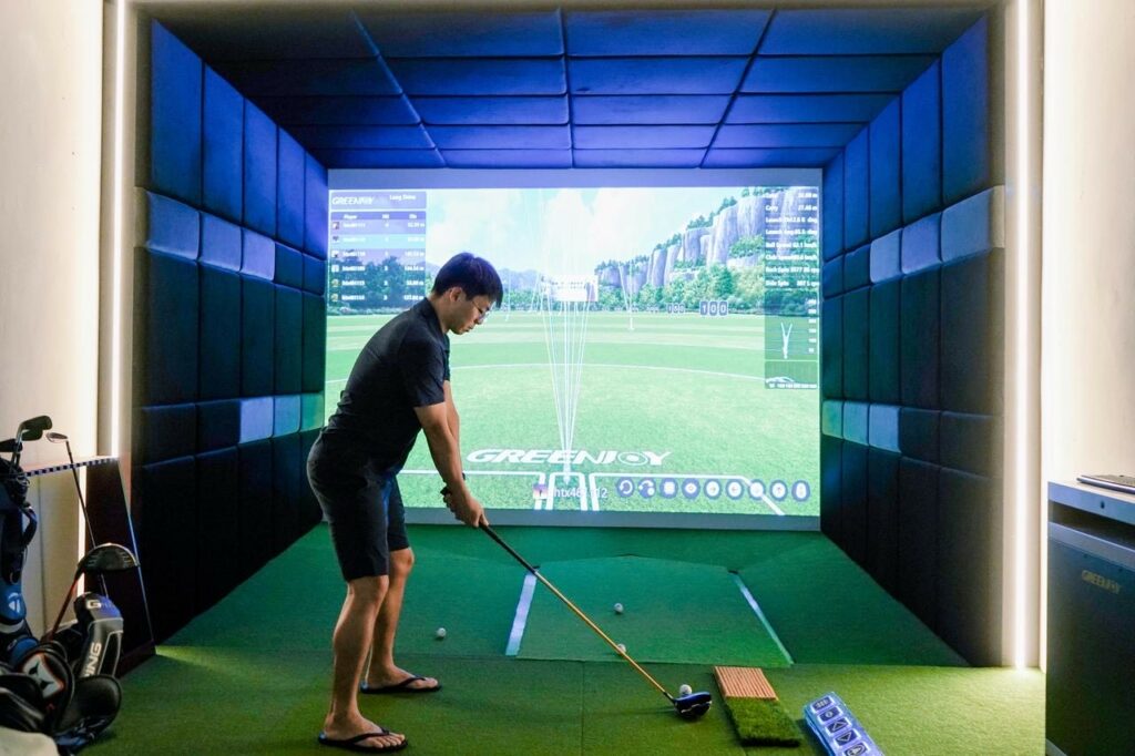 Under Par Golf Studio: 24-Hour Simulator With Free Karaoke