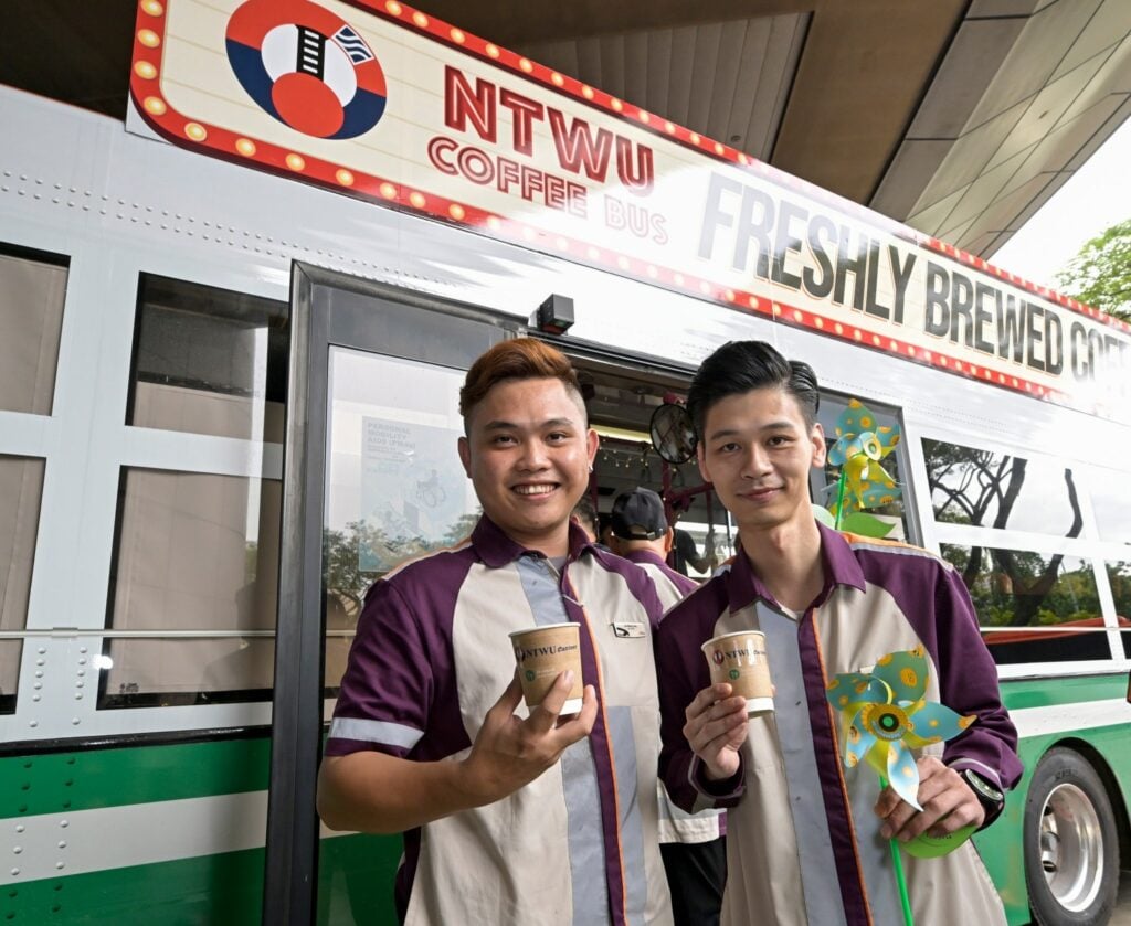 Catch This Retro Bus Serving 1980s Nostalgia & Free Kopi
