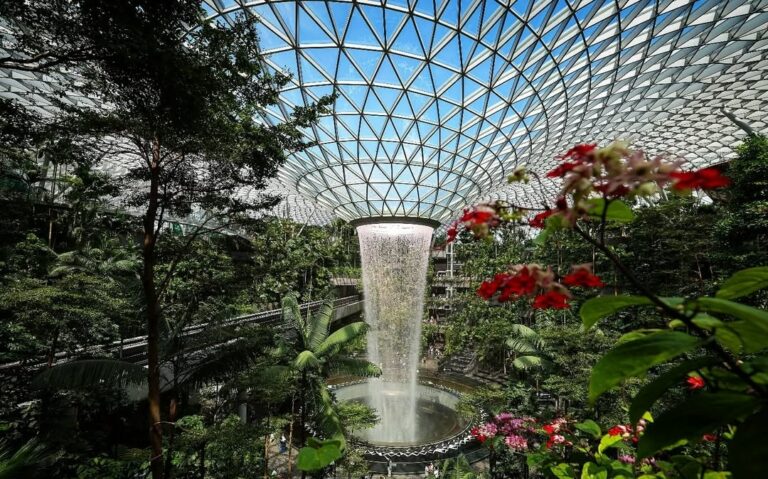 Fountains In Singapore With Unique Designs & History