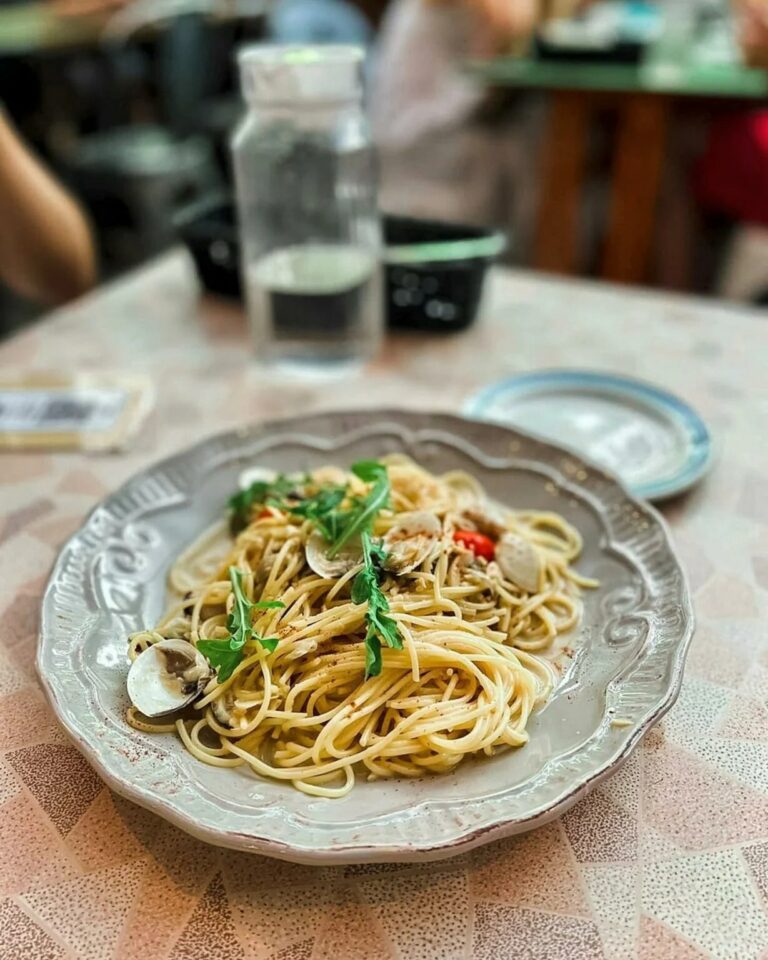 15 Retro Places In Singapore To Visit For Old-School Vibes