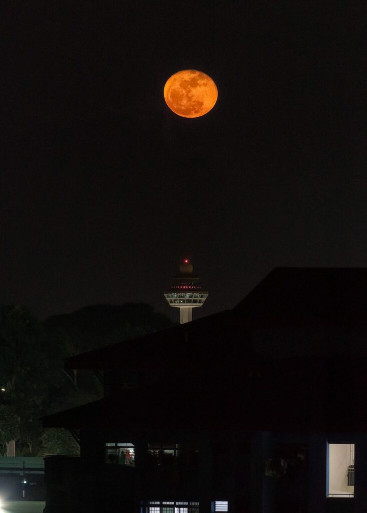 3 Upcoming Supermoons In Singapore & How To Spot Them